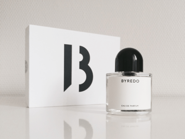 5 Perfume packaging boxes designs to elevate your brand